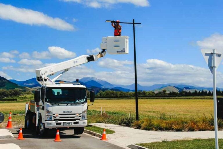 Insulated Truck Mounted Lifts | Waimea Australia